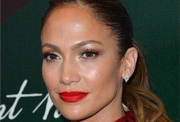 Face of the day: J.Lo's ruby red lips