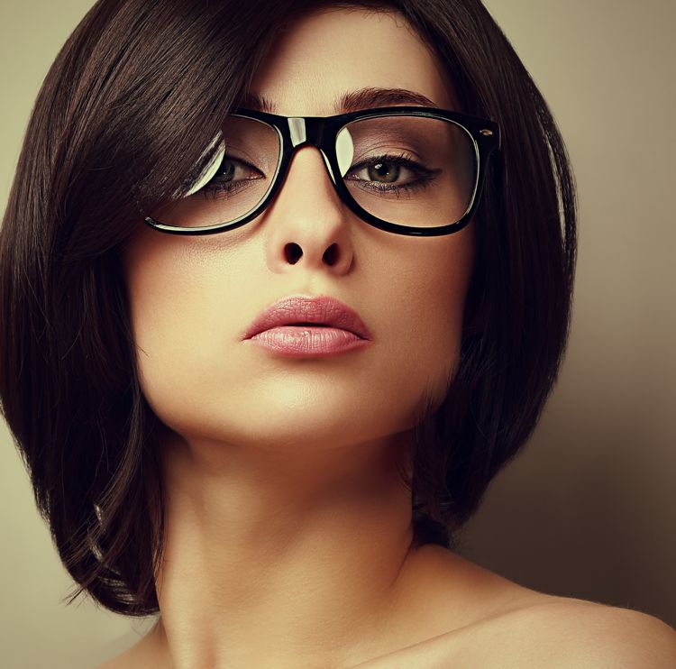 Optical illusion: Tips and tricks on wearing makeup with glasses