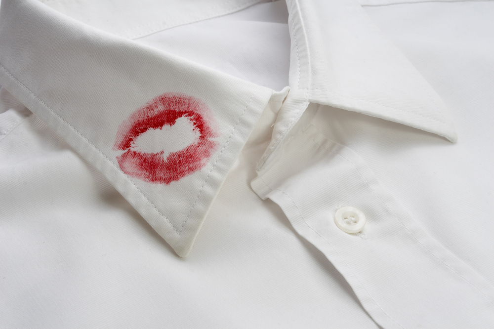 5 tricks to remove 5 makeup stains