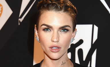 Celeb Makeup: Ruby Rose's bold brows at the MTV EMA's