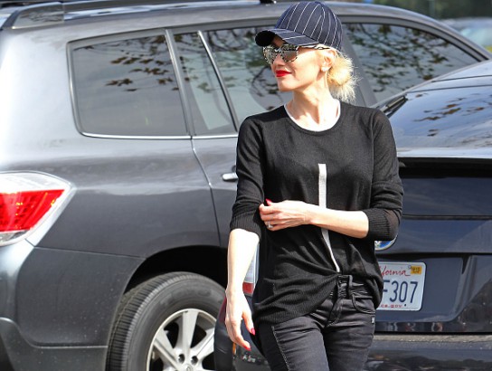 Celebrities With Baseball Caps 60 Photos - Moonagedaydream.film