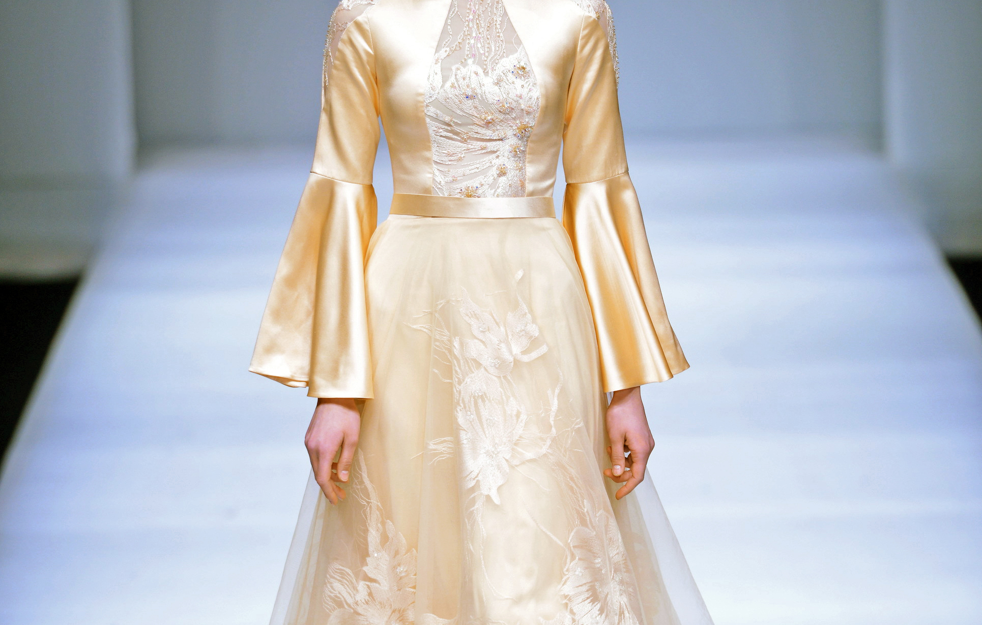 10 Bell sleeve ensembles that made it to the runway