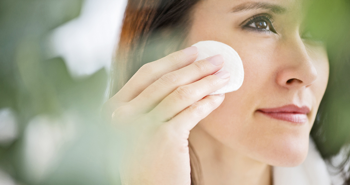 Acne Pads: The pros and cons of using these handy face wipes